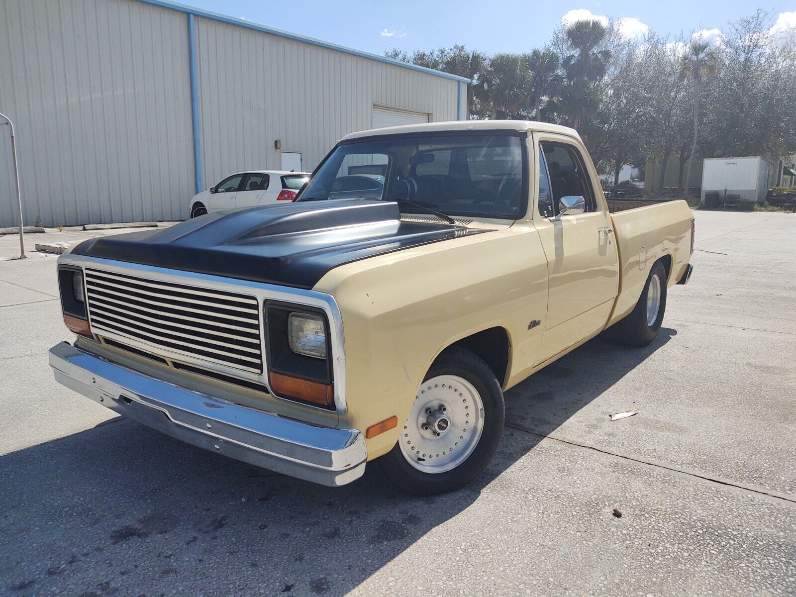 1985 Dodge D100 short bed pick up hot rod for sale